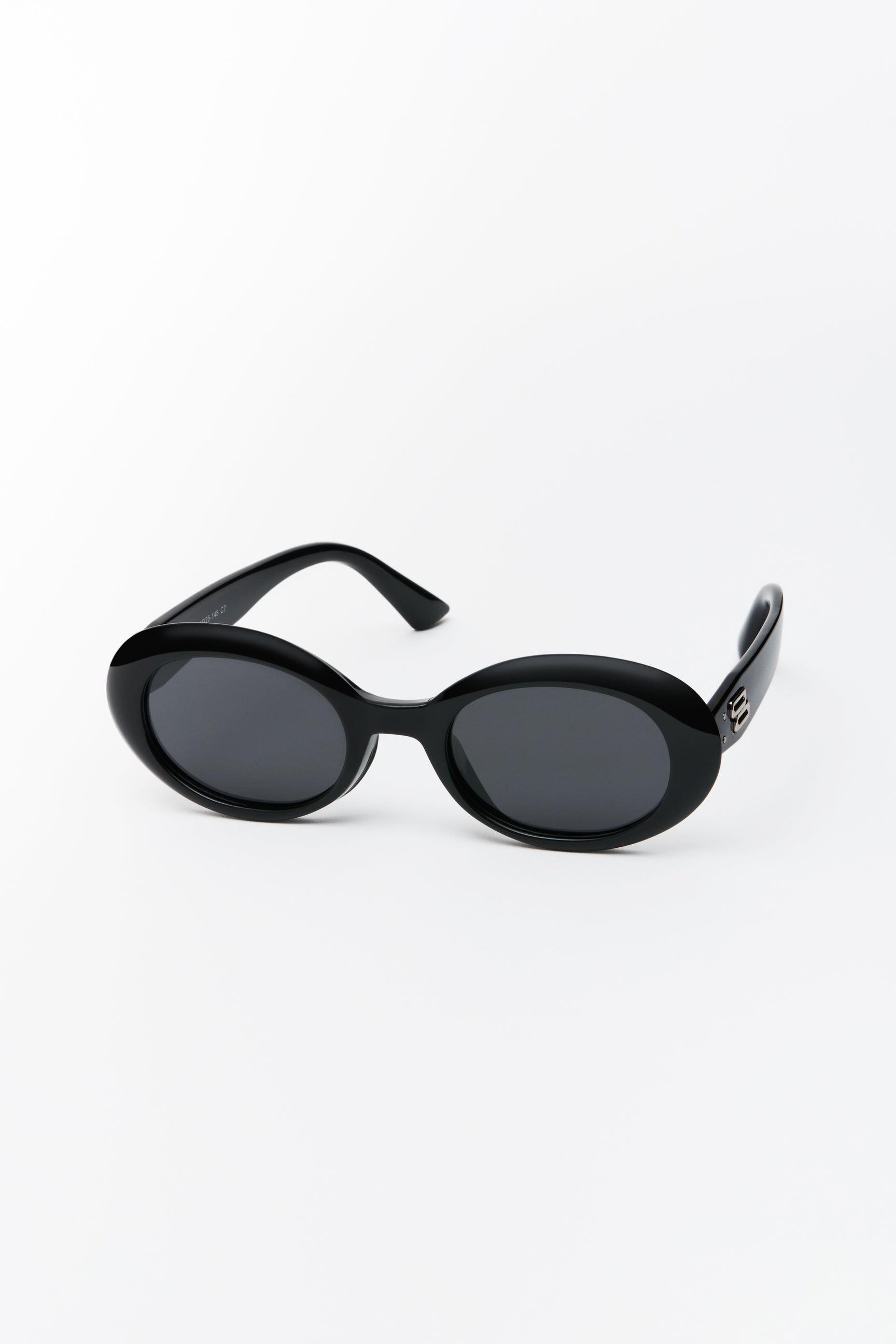 Abbie Oval Sunglasses Black/Smoke Lens – Mokka Studio