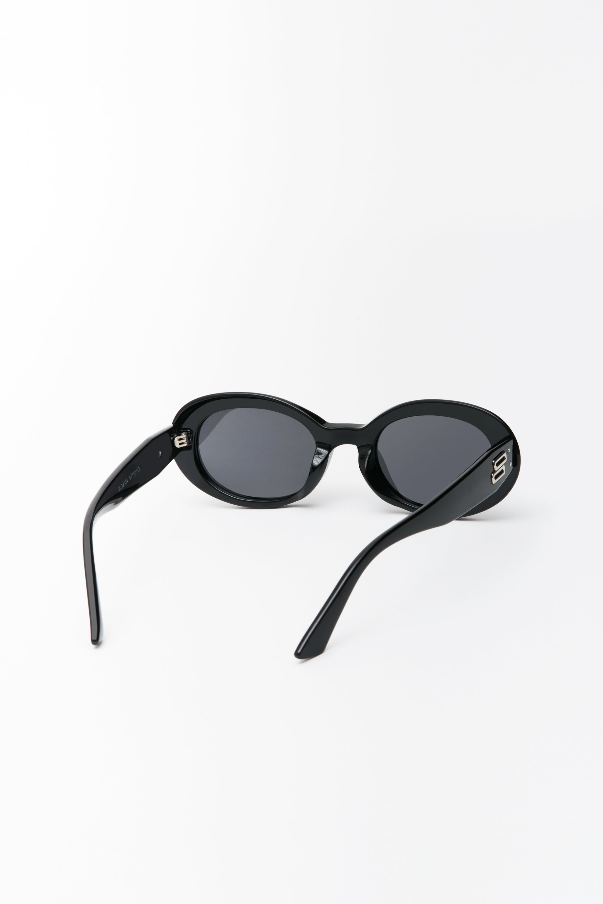 Abbie Oval Sunglasses Black/Smoke Lens – Mokka Studio