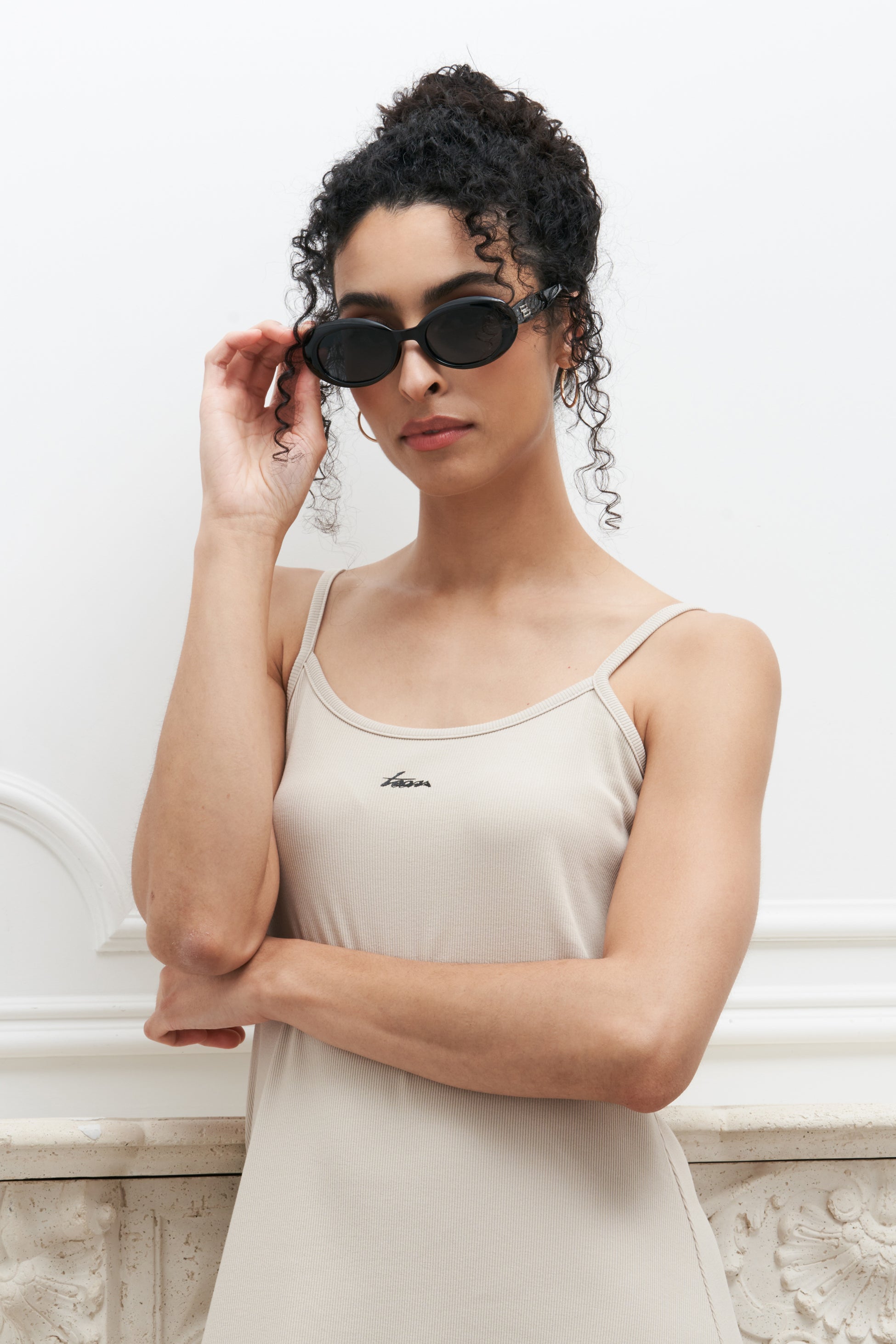Abbie Oval Sunglasses Black/Smoke Lens – Mokka Studio
